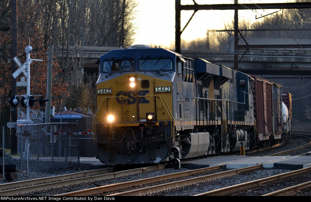 CSX ES40DC 5442 leads Q438-07